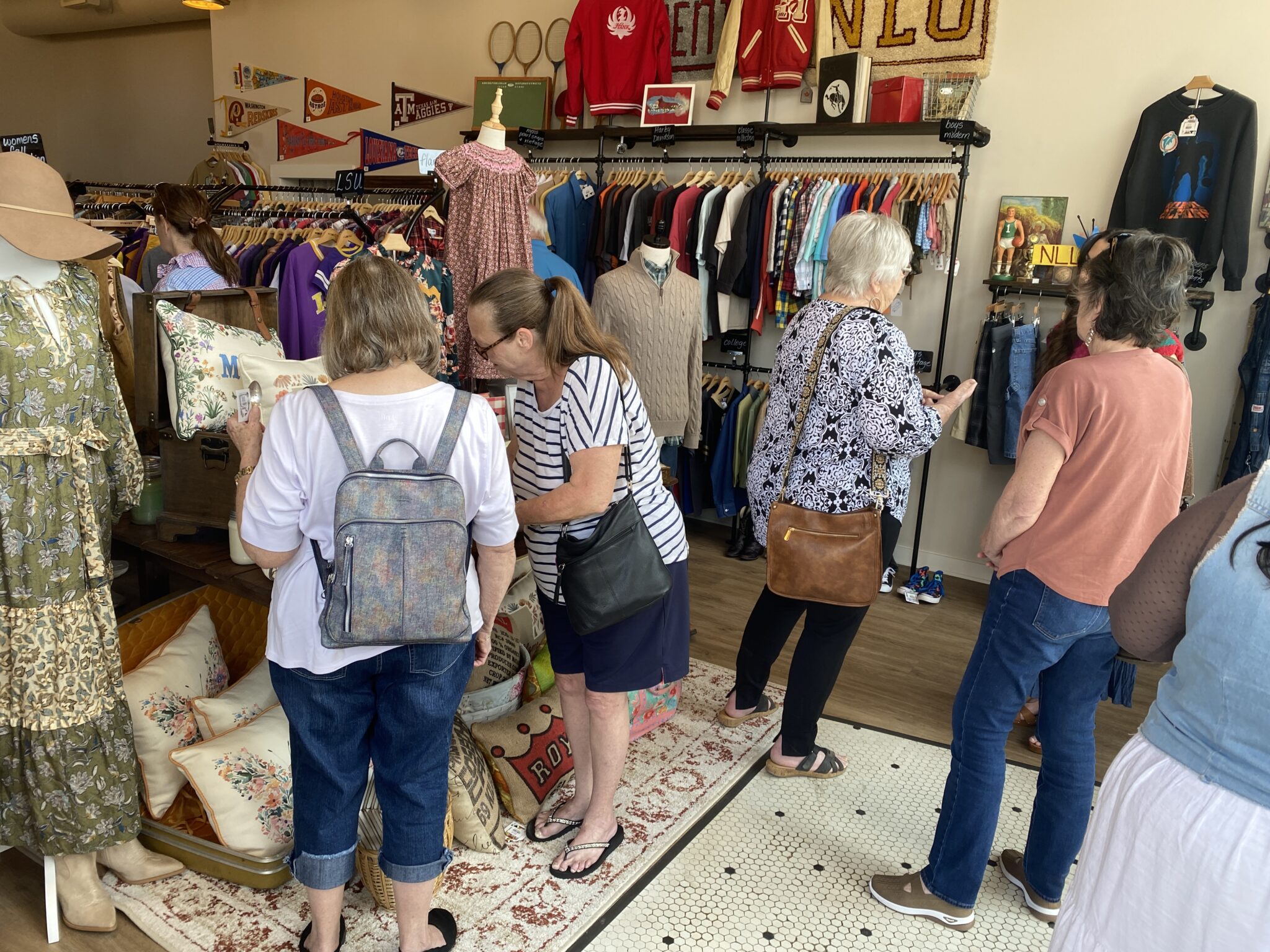 Purvéy hosts sold-out soft opening ahead of grand debut – Minden Press ...