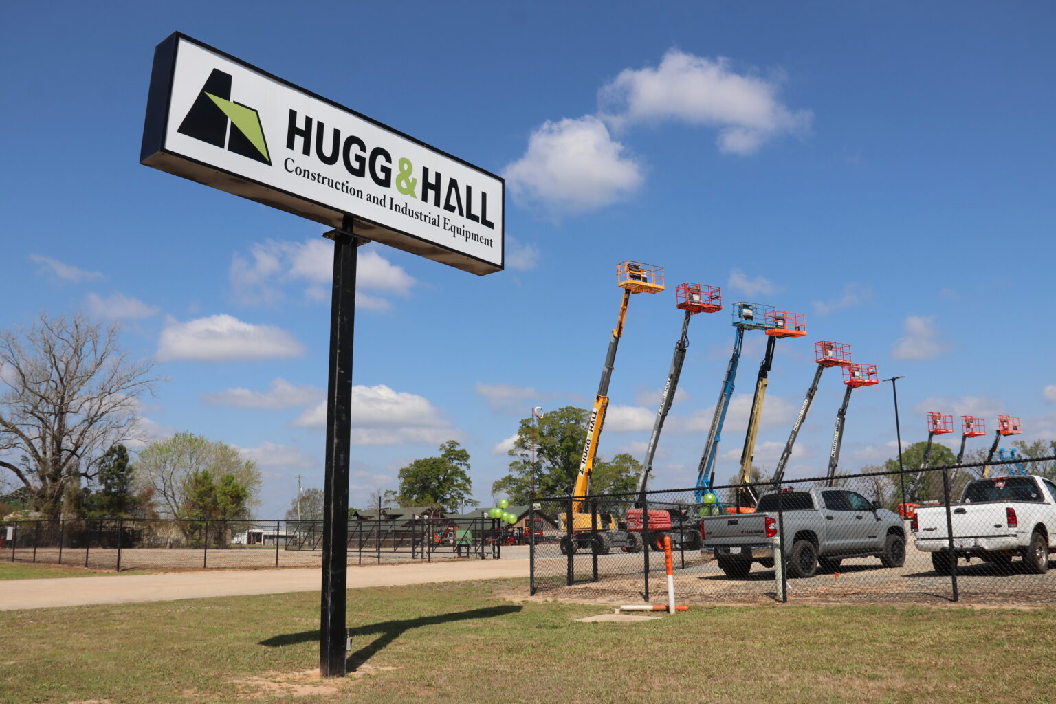 Hugg & Hall opens new location with ribbon cutting – Minden Press-Herald