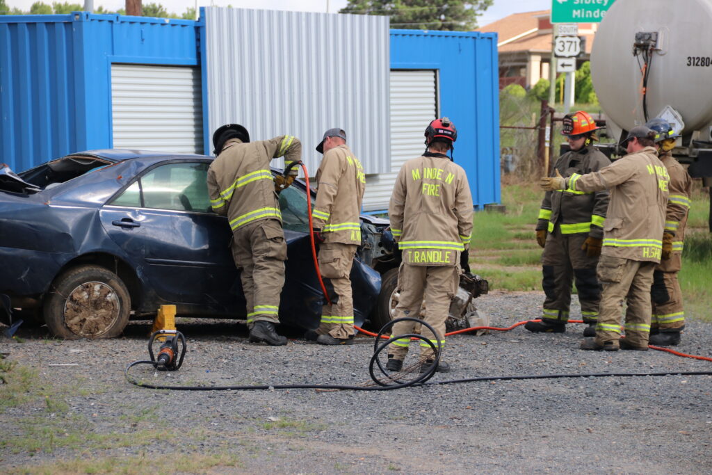 Students gain hands-on rescue experience through firefighter training ...